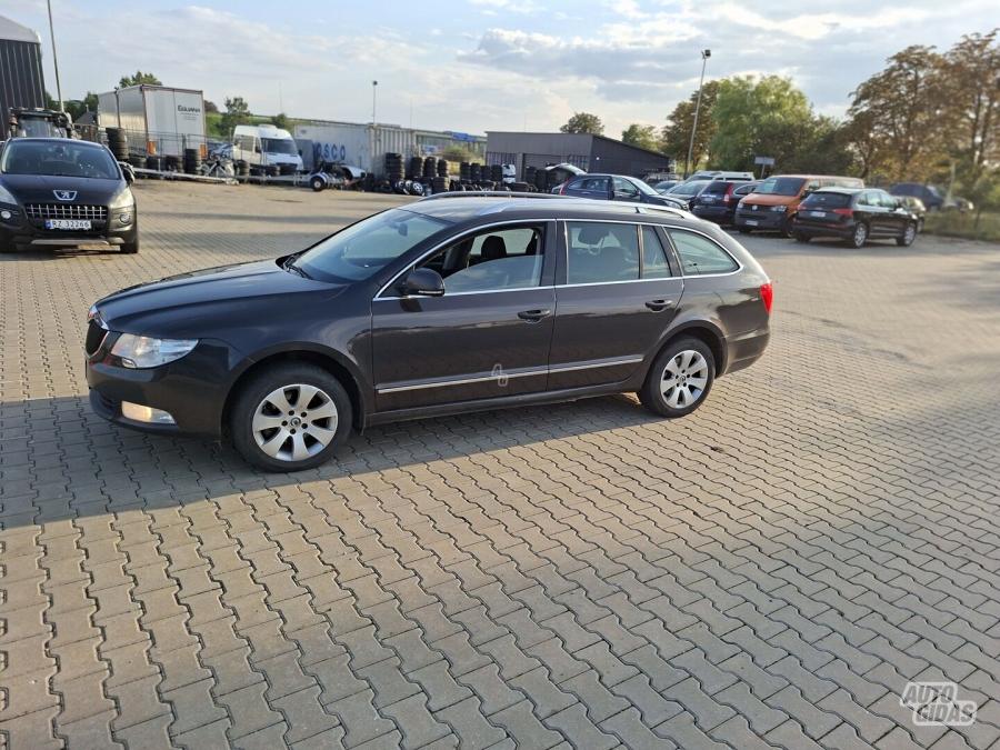 Pelēks Skoda SuperB 2010 Kauņa, ar dzinēja tilpumu 2.00 L un nobraukumu 280 tūkst. km par 4250 €, foto 8 vietnē AUTOMOTO.COM.LV