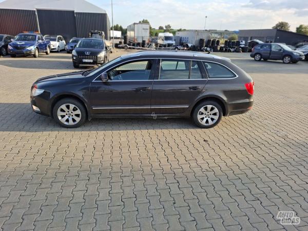 Skoda SuperB 2010 Kauņa vietnē Pelēks Skoda SuperB 2010 Kauņa, ar dzinēja tilpumu 2.00 L un nobraukumu 280 tūkst. km par 4250 €, foto 9 vietnē AUTOMOTO.COM.LV