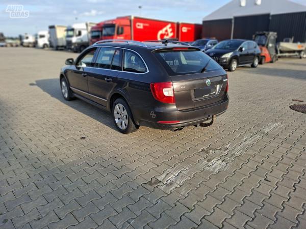 Skoda SuperB 2010 Kauņa vietnē Pelēks Skoda SuperB 2010 Kauņa, ar dzinēja tilpumu 2.00 L un nobraukumu 280 tūkst. km par 4250 €, foto 11 vietnē AUTOMOTO.COM.LV