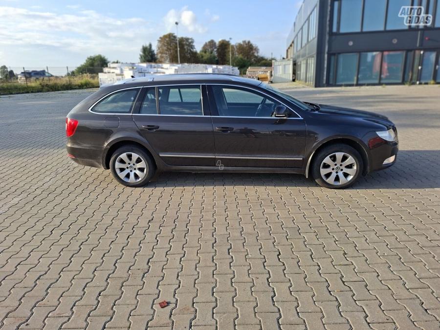 Pelēks Skoda SuperB 2010 Kauņa, ar dzinēja tilpumu 2.00 L un nobraukumu 280 tūkst. km par 4250 €, foto 14 vietnē AUTOMOTO.COM.LV