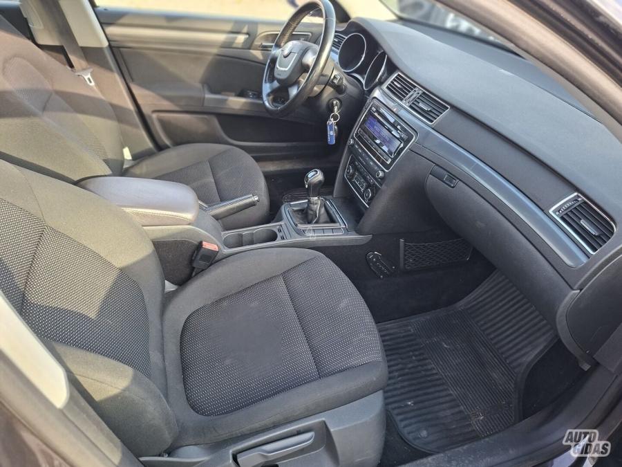 Pelēks Skoda SuperB 2010 Kauņa, ar dzinēja tilpumu 2.00 L un nobraukumu 280 tūkst. km par 4250 €, foto 18 vietnē AUTOMOTO.COM.LV