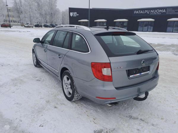 Grey Skoda SuperB 2011 in Siauliai, with an engine capacity of 2.00 L and mileage of 293 thousand km for 6300 €, photo 8 on AUTOMOTO.COM.LV