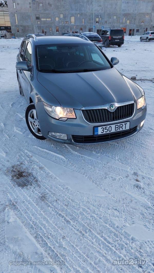 Grey Skoda SuperB 2011 in Tallinn, with an engine capacity of 2.00 L and mileage of 298 thousand km for 4950 €, photo 1 on AUTOMOTO.COM.LV