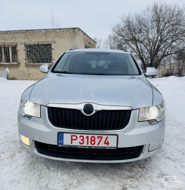 Pelēks Skoda SuperB 2011 Alīta, ar dzinēja tilpumu 2.00 L un nobraukumu 271 tūkst. km par 5500 €, foto 2 vietnē AUTOMOTO.COM.LV