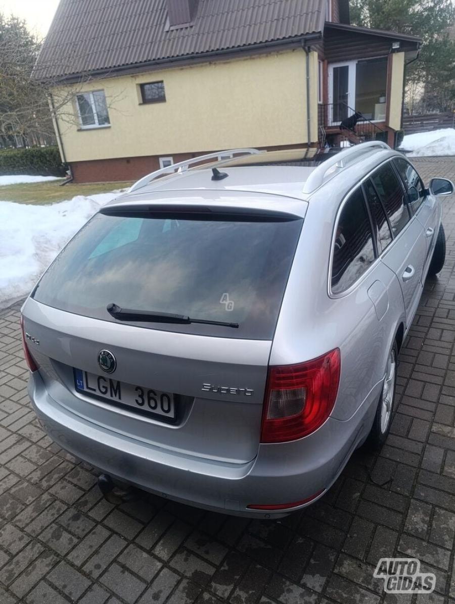 Grey Skoda SuperB 2011 in Siauliai, with an engine capacity of 2.00 L and mileage of 307 thousand km for 4850 €, photo 6 on AUTOMOTO.COM.LV