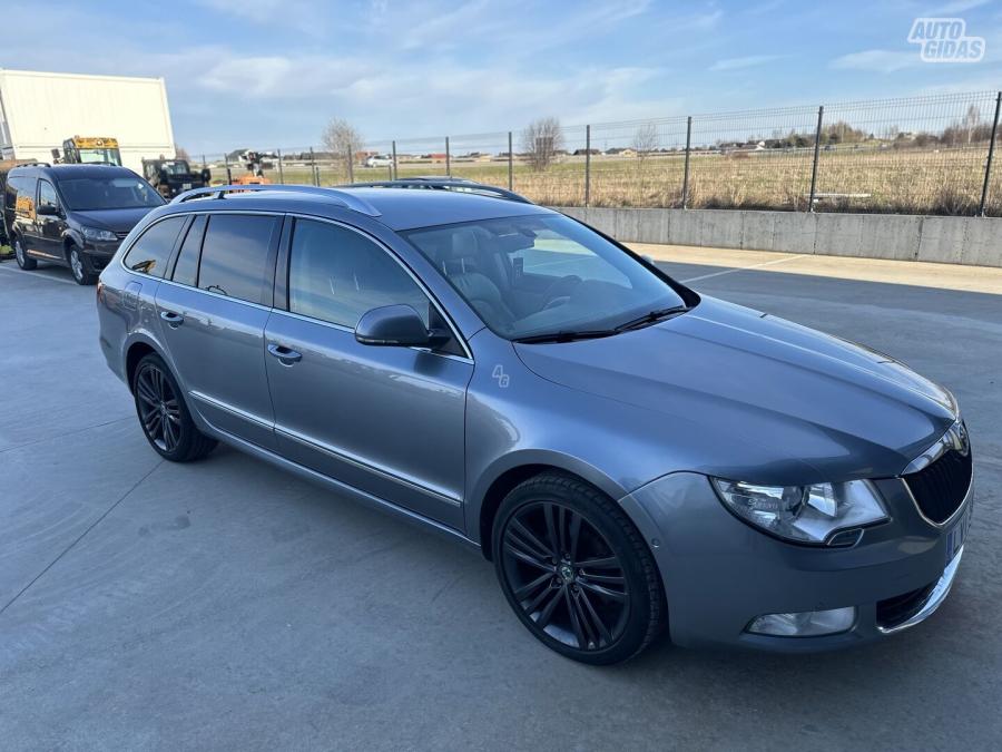 Pelēks Skoda SuperB 2011 Klaipėda, ar dzinēja tilpumu 1.60 L un nobraukumu 217 tūkst. km par 4600 €, foto 3 vietnē AUTOMOTO.COM.LV