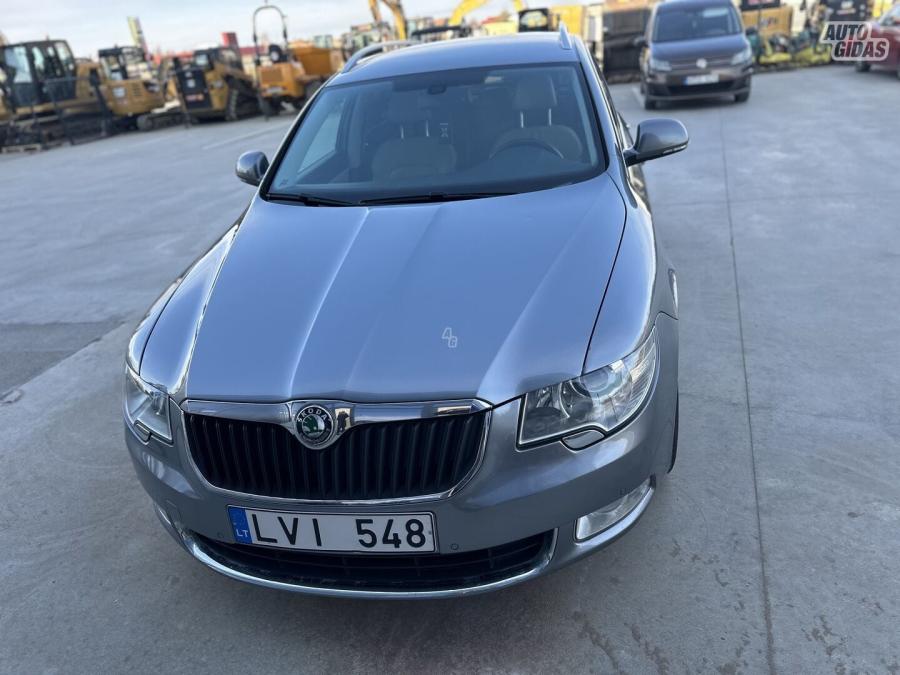 Pelēks Skoda SuperB 2011 Klaipėda, ar dzinēja tilpumu 1.60 L un nobraukumu 217 tūkst. km par 4600 €, foto 5 vietnē AUTOMOTO.COM.LV