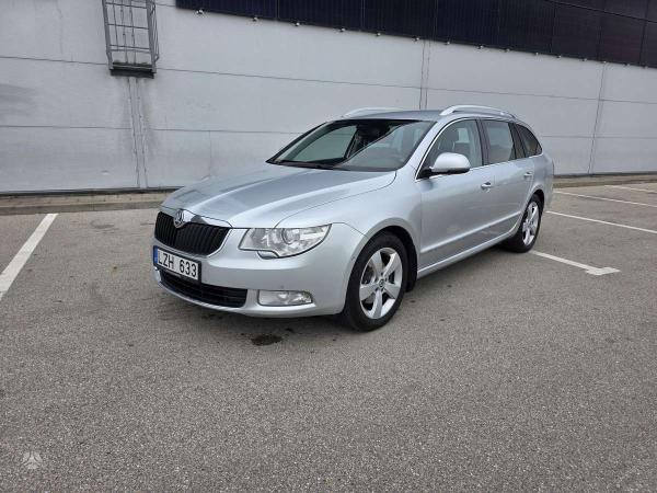Pelēks Skoda SuperB 2011 Panevēža, ar dzinēja tilpumu 1.97 L un nobraukumu 442 tūkst. km par 5500 €, foto 1 vietnē AUTOMOTO.COM.LV