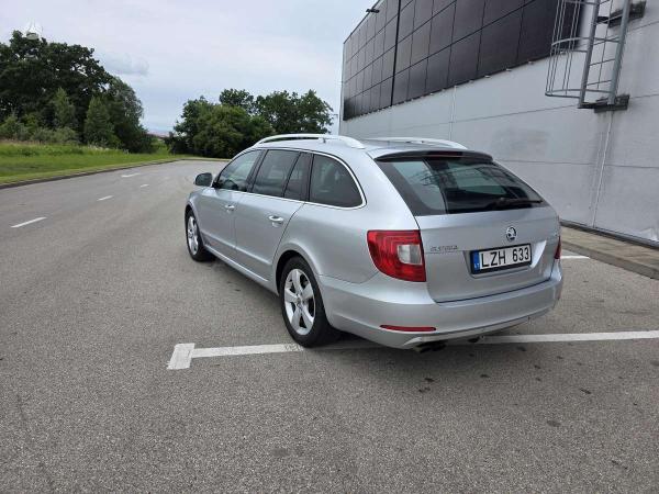 Pelēks Skoda SuperB 2011 Panevēža, ar dzinēja tilpumu 1.97 L un nobraukumu 442 tūkst. km par 5500 €, foto 4 vietnē AUTOMOTO.COM.LV