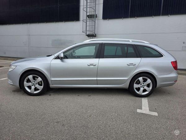 Pelēks Skoda SuperB 2011 Panevēža, ar dzinēja tilpumu 1.97 L un nobraukumu 442 tūkst. km par 5500 €, foto 8 vietnē AUTOMOTO.COM.LV