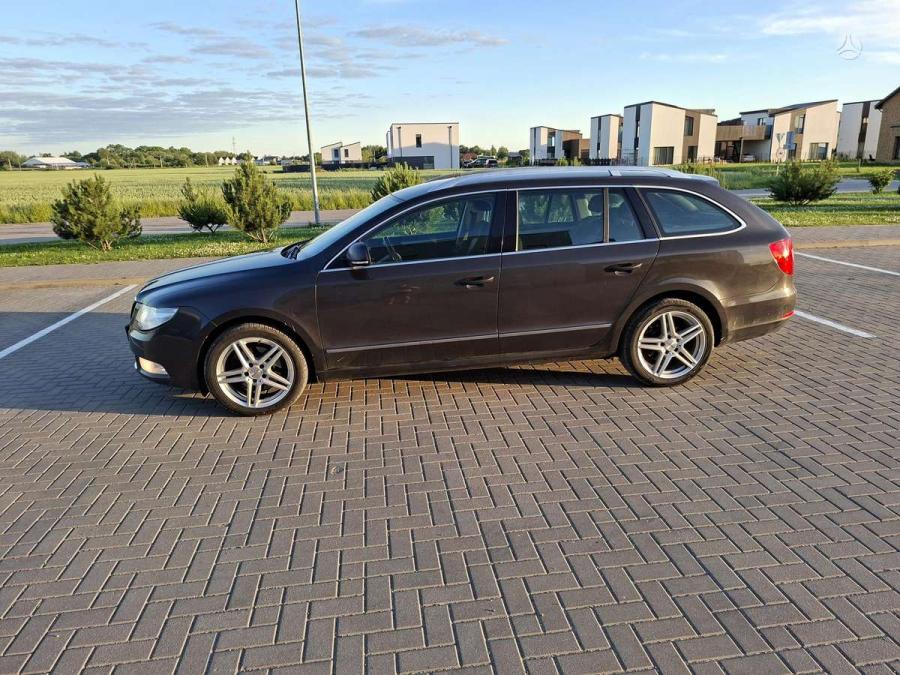 Pelēks Skoda SuperB 2011 Kauņa, ar dzinēja tilpumu 1.97 L un nobraukumu 320 tūkst. km par 4500 €, foto 7 vietnē AUTOMOTO.COM.LV