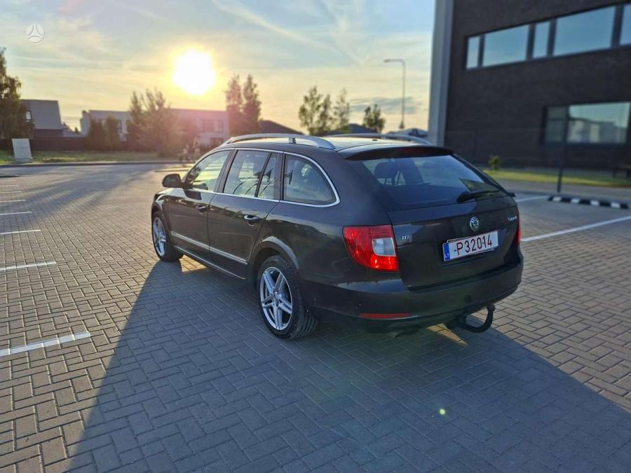 Pelēks Skoda SuperB 2011 Kauņa, ar dzinēja tilpumu 1.97 L un nobraukumu 320 tūkst. km par 4500 €, foto 9 vietnē AUTOMOTO.COM.LV