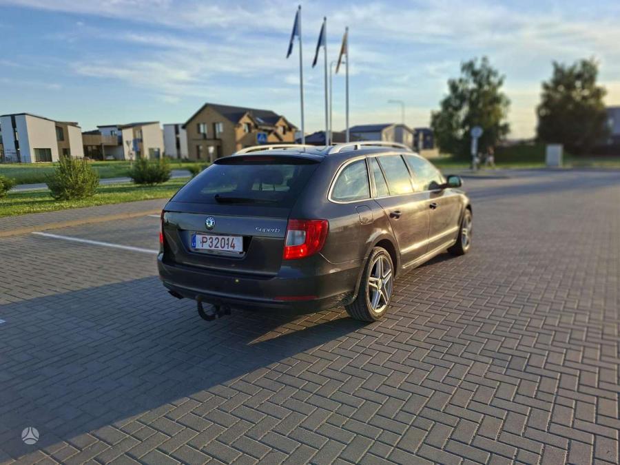 Pelēks Skoda SuperB 2011 Kauņa, ar dzinēja tilpumu 1.97 L un nobraukumu 320 tūkst. km par 4500 €, foto 12 vietnē AUTOMOTO.COM.LV