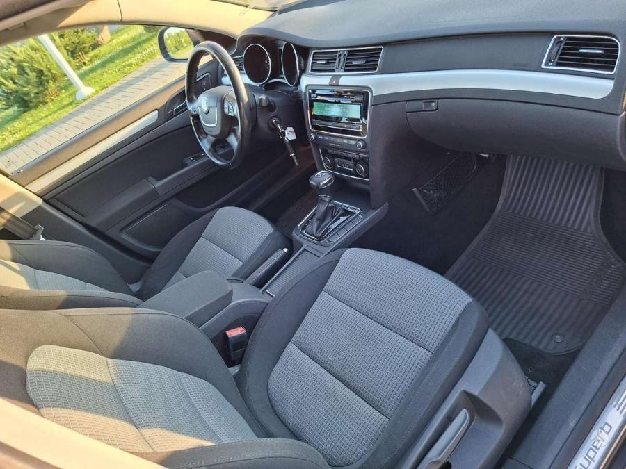 Pelēks Skoda SuperB 2011 Kauņa, ar dzinēja tilpumu 1.97 L un nobraukumu 320 tūkst. km par 4500 €, foto 17 vietnē AUTOMOTO.COM.LV