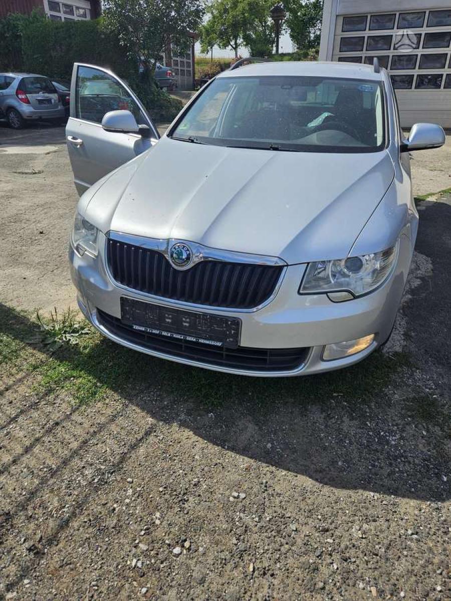Grey Skoda SuperB 2011 in Utena, with an engine capacity of 1.97 L and mileage of 411 thousand km for 2999 €, photo 1 on AUTOMOTO.COM.LV