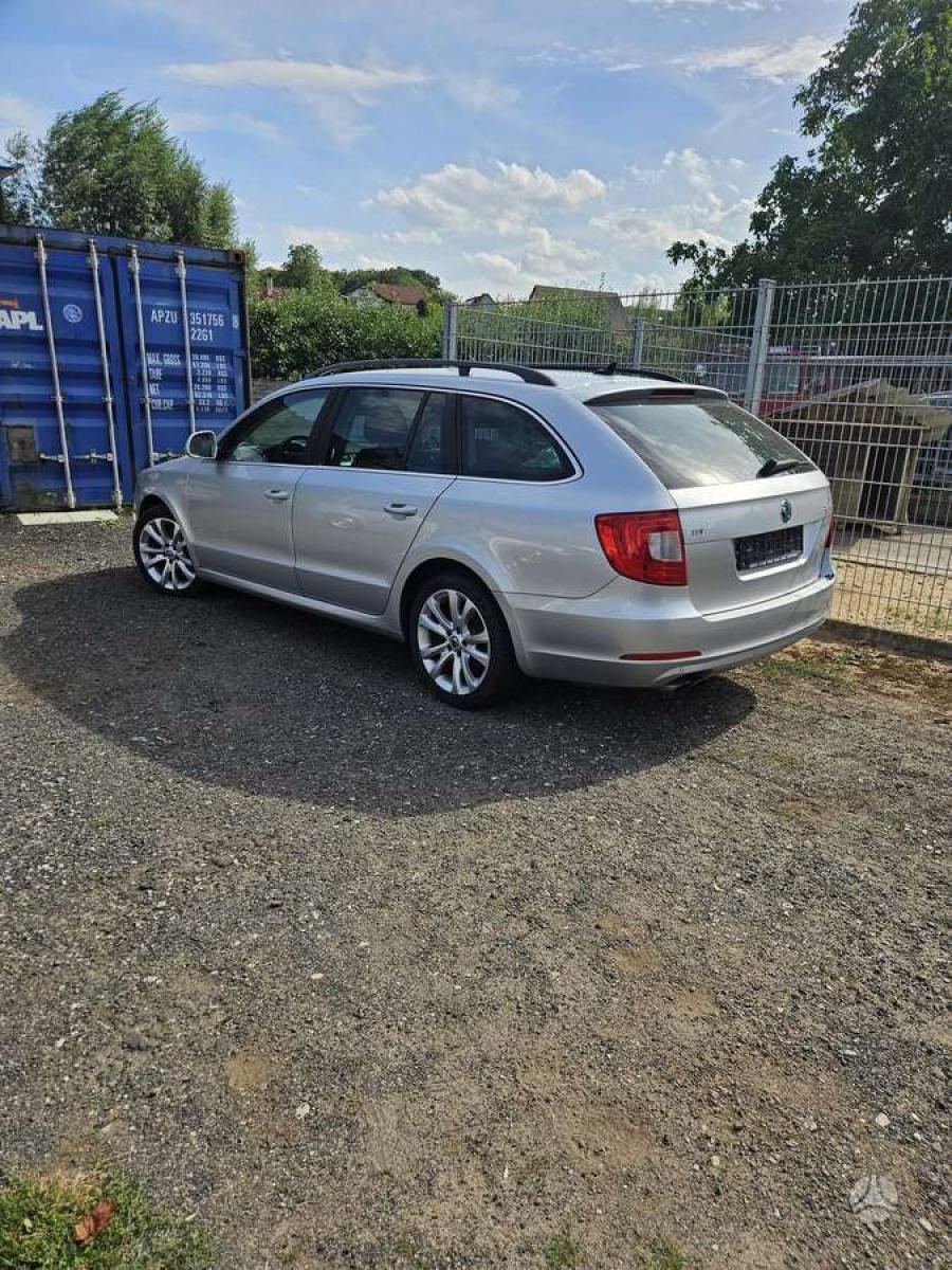 Grey Skoda SuperB 2011 in Utena, with an engine capacity of 1.97 L and mileage of 411 thousand km for 2999 €, photo 3 on AUTOMOTO.COM.LV
