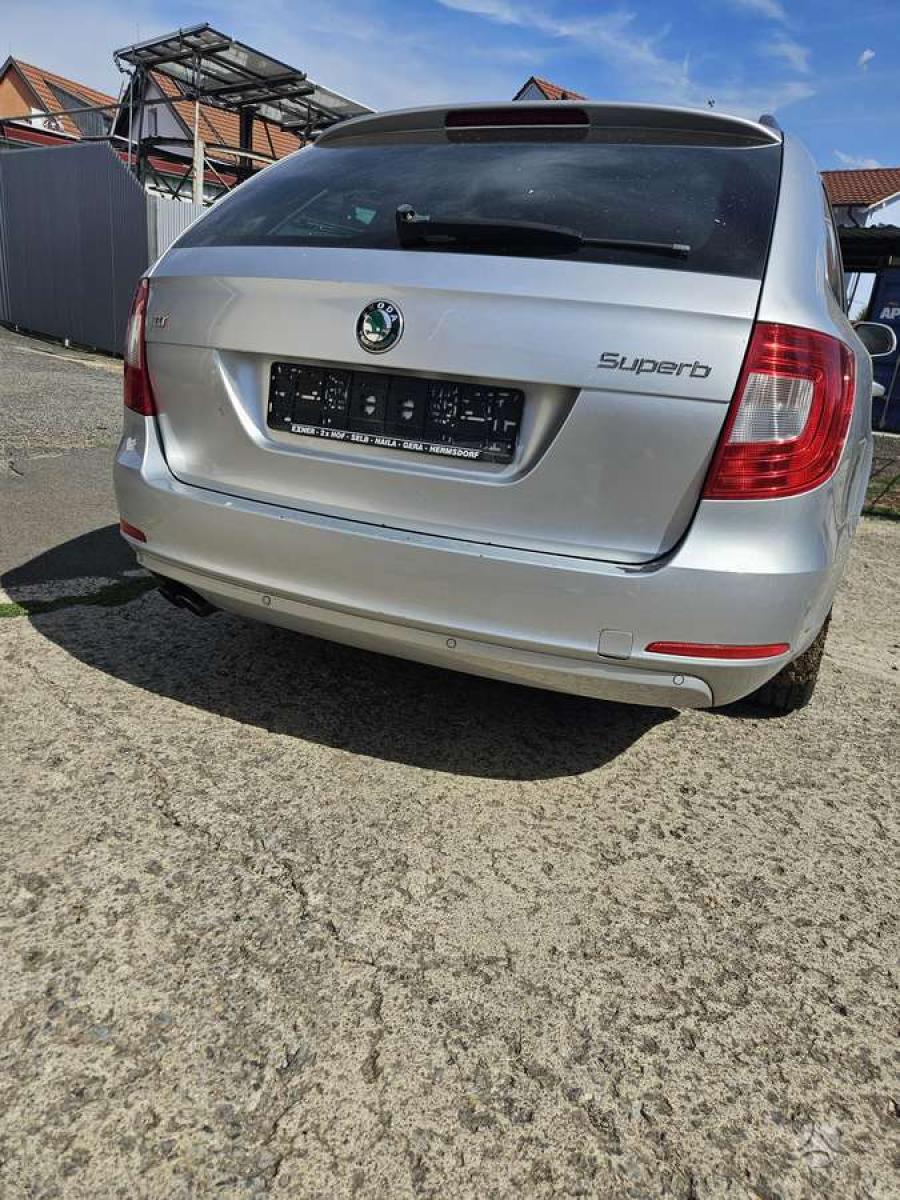 Grey Skoda SuperB 2011 in Utena, with an engine capacity of 1.97 L and mileage of 411 thousand km for 2999 €, photo 4 on AUTOMOTO.COM.LV