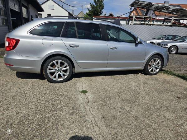Pelēks Skoda SuperB 2011 Utena, ar dzinēja tilpumu 1.97 L un nobraukumu 411 tūkst. km par 2999 €, foto 4 vietnē AUTOMOTO.COM.LV