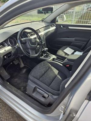 Grey Skoda SuperB 2011 in Utena, with an engine capacity of 1.97 L and mileage of 411 thousand km for 2999 €, photo 8 on AUTOMOTO.COM.LV