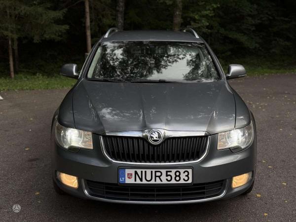 Pelēks Skoda SuperB 2011 Alīta, ar dzinēja tilpumu 1.97 L un nobraukumu 340 tūkst. km par 3900 €, foto 5 vietnē AUTOMOTO.COM.LV