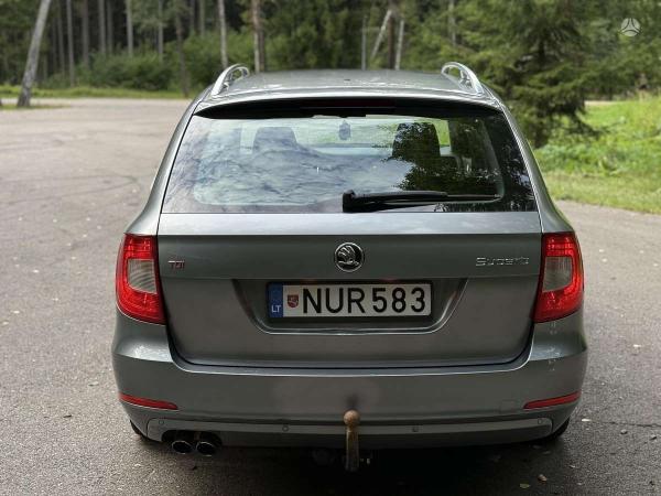 Pelēks Skoda SuperB 2011 Alīta, ar dzinēja tilpumu 1.97 L un nobraukumu 340 tūkst. km par 3900 €, foto 8 vietnē AUTOMOTO.COM.LV