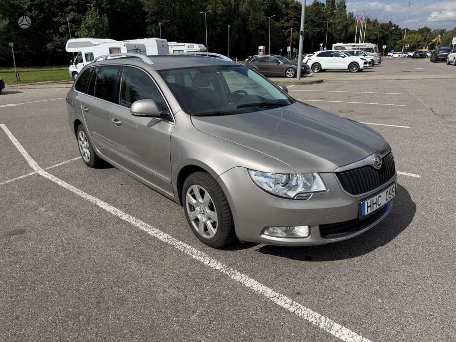 Pelēks Skoda SuperB 2011 Klaipėda, ar dzinēja tilpumu 1.97 L un nobraukumu 285 tūkst. km par 4825 €, foto 1 vietnē AUTOMOTO.COM.LV