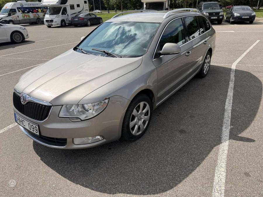 Pelēks Skoda SuperB 2011 Klaipėda, ar dzinēja tilpumu 1.97 L un nobraukumu 285 tūkst. km par 4825 €, foto 4 vietnē AUTOMOTO.COM.LV