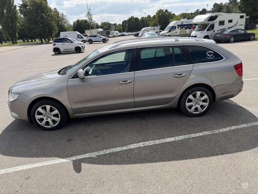 Pelēks Skoda SuperB 2011 Klaipėda, ar dzinēja tilpumu 1.97 L un nobraukumu 285 tūkst. km par 4825 €, foto 5 vietnē AUTOMOTO.COM.LV