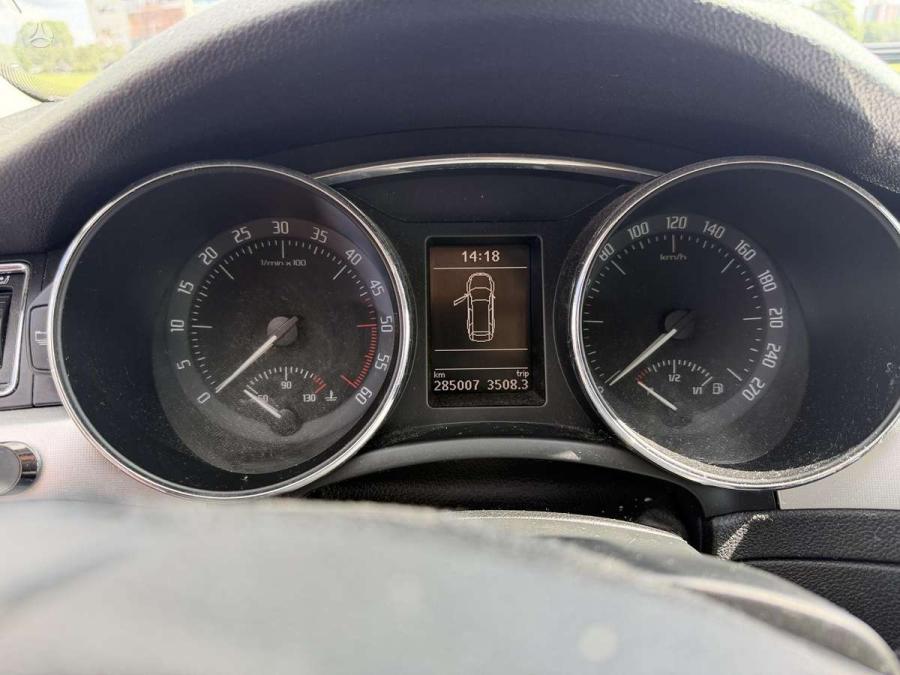 Pelēks Skoda SuperB 2011 Klaipėda, ar dzinēja tilpumu 1.97 L un nobraukumu 285 tūkst. km par 4825 €, foto 9 vietnē AUTOMOTO.COM.LV