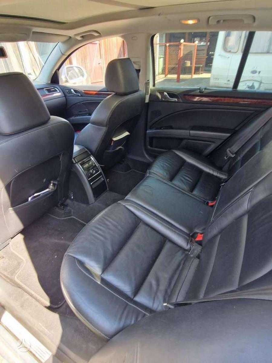 Grey Skoda SuperB 2011 in Ukmerge, with an engine capacity of 1.60 L and mileage of 227 thousand km for 3500 €, photo 7 on AUTOMOTO.COM.LV