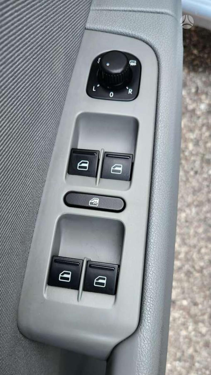 Grey Skoda SuperB 2011 in Vilnius, with an engine capacity of 1.97 L and mileage of 210 thousand km for 4650 €, photo 16 on AUTOMOTO.COM.LV