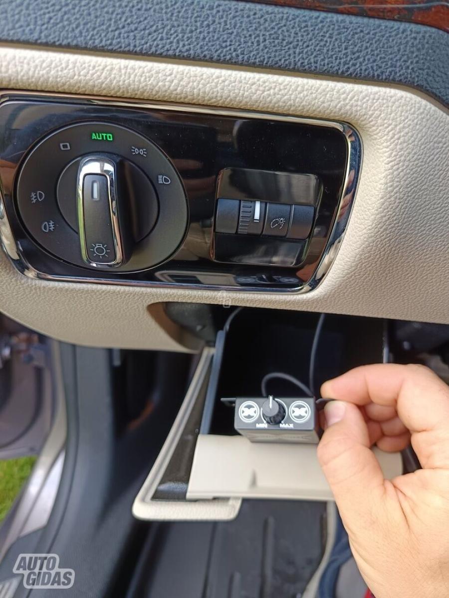 Pelēks Skoda SuperB 2011 Gargždai, ar dzinēja tilpumu 1.80 L un nobraukumu 364 tūkst. km par 3100 €, foto 16 vietnē AUTOMOTO.COM.LV