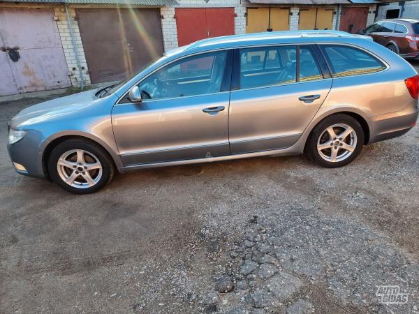 Pelēks Skoda SuperB 2011 Alīta, ar dzinēja tilpumu 1.60 L un nobraukumu 280 tūkst. km par 3650 €, foto 3 vietnē AUTOMOTO.COM.LV