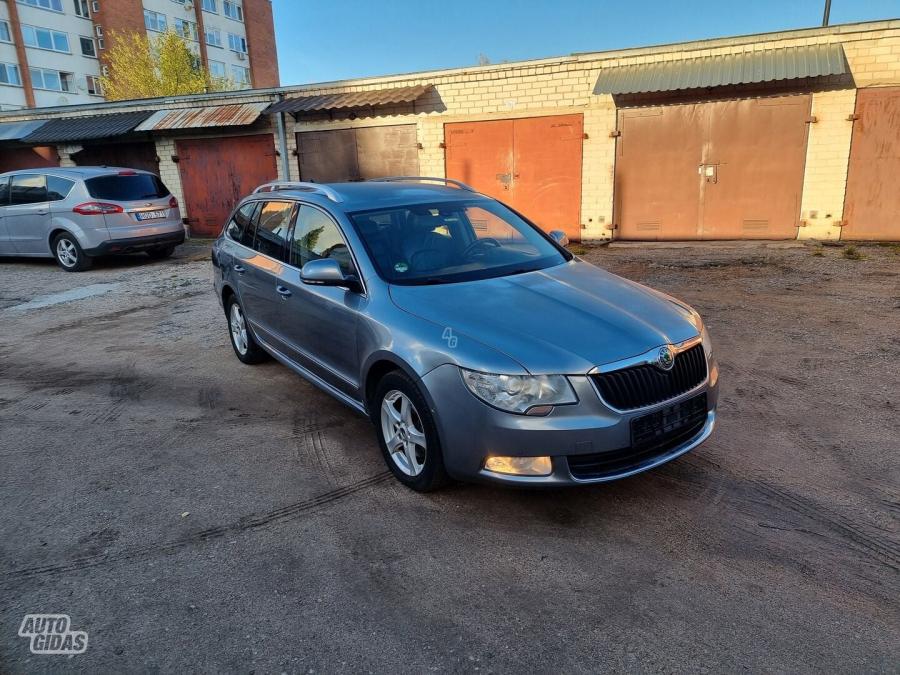 Pelēks Skoda SuperB 2011 Alīta, ar dzinēja tilpumu 1.60 L un nobraukumu 280 tūkst. km par 3650 €, foto 5 vietnē AUTOMOTO.COM.LV