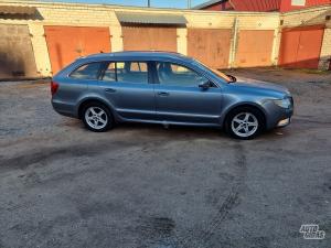 Pelēks Skoda SuperB 2011 Alīta, ar dzinēja tilpumu 1.60 L un nobraukumu 280 tūkst. km par 3650 €, foto 6 vietnē AUTOMOTO.COM.LV