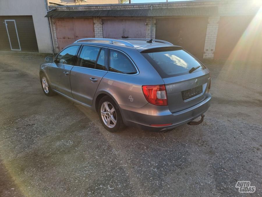 Pelēks Skoda SuperB 2011 Alīta, ar dzinēja tilpumu 1.60 L un nobraukumu 280 tūkst. km par 3650 €, foto 7 vietnē AUTOMOTO.COM.LV