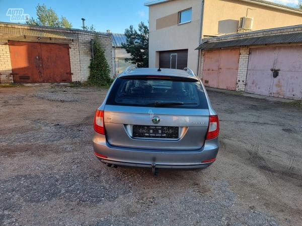 Pelēks Skoda SuperB 2011 Alīta, ar dzinēja tilpumu 1.60 L un nobraukumu 280 tūkst. km par 3650 €, foto 8 vietnē AUTOMOTO.COM.LV