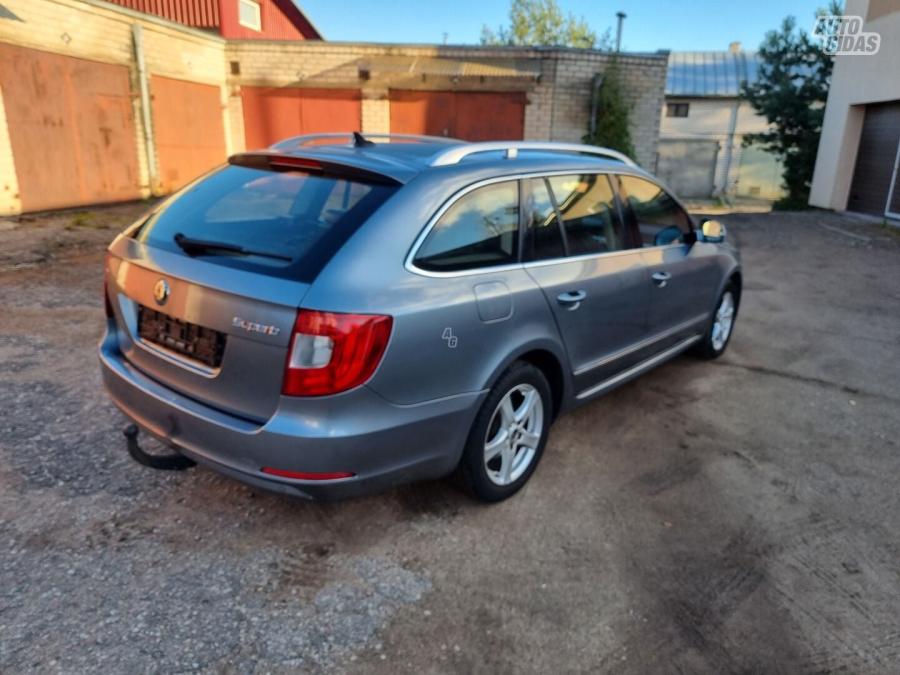 Pelēks Skoda SuperB 2011 Alīta, ar dzinēja tilpumu 1.60 L un nobraukumu 280 tūkst. km par 3650 €, foto 9 vietnē AUTOMOTO.COM.LV