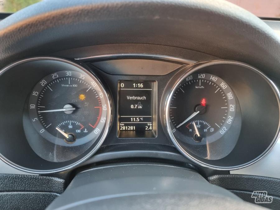Pelēks Skoda SuperB 2011 Alīta, ar dzinēja tilpumu 1.60 L un nobraukumu 280 tūkst. km par 3650 €, foto 21 vietnē AUTOMOTO.COM.LV