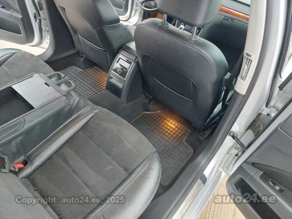 Pelēks Skoda SuperB 2012 Tallina, ar dzinēja tilpumu 2.00 L un nobraukumu 215 tūkst. km par 6999 €, foto 11 vietnē AUTOMOTO.COM.LV