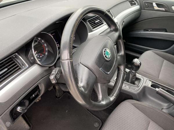 Grey Skoda SuperB 2012 in Marijampole, with an engine capacity of 1.60 L and mileage of 320 thousand km for 4700 €, photo 11 on AUTOMOTO.COM.LV
