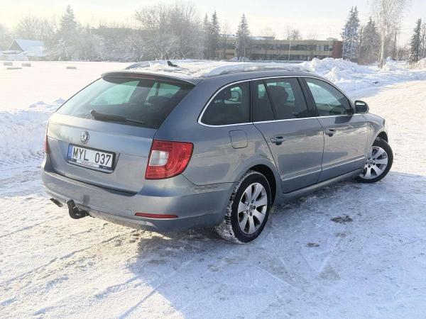 Pelēks Skoda SuperB 2012 Viļņa, ar dzinēja tilpumu 1.80 L un nobraukumu 314 tūkst. km par 3300 €, foto 4 vietnē AUTOMOTO.COM.LV