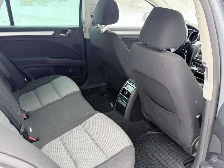 Grey Skoda SuperB 2012 in Vilnius, with an engine capacity of 1.80 L and mileage of 314 thousand km for 3400 €, photo 9 on AUTOMOTO.COM.LV