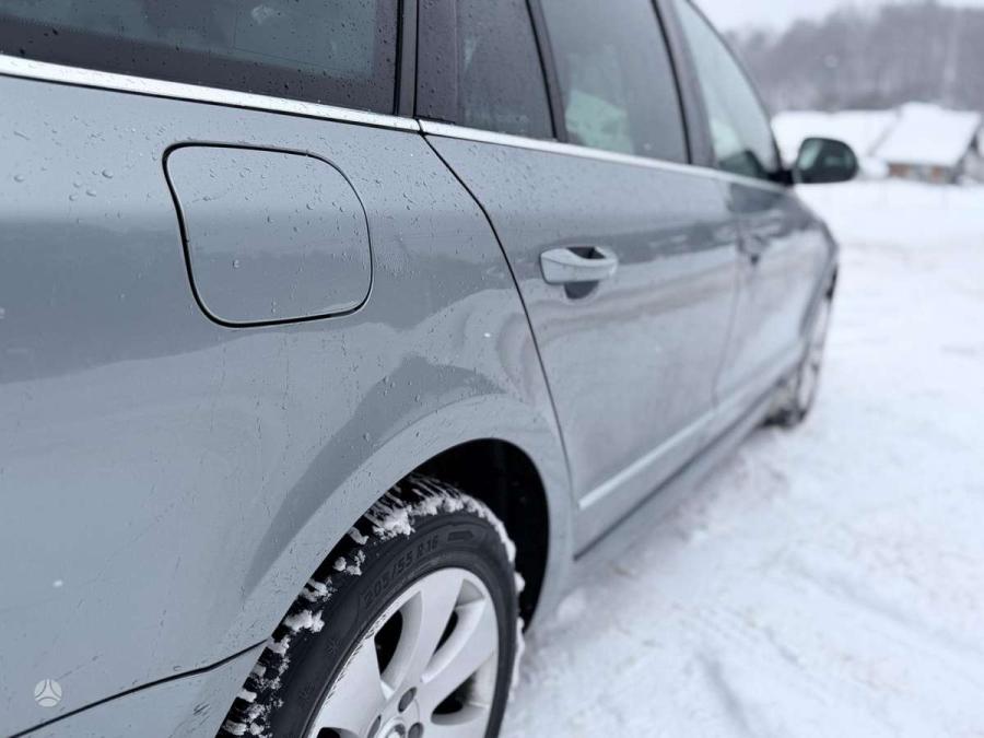Grey Skoda SuperB 2012 in Vilnius, with an engine capacity of 1.80 L and mileage of 314 thousand km for 3400 €, photo 13 on AUTOMOTO.COM.LV