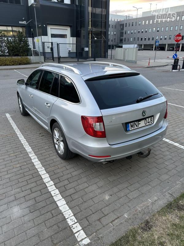 Grey Skoda SuperB 2012 in Vilnius, with an engine capacity of 2.00 L and mileage of 357 thousand km for 5250 €, photo 4 on AUTOMOTO.COM.LV