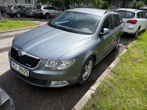 Pelēks Skoda SuperB 2012 Rīga, ar dzinēja tilpumu 1.60 L un nobraukumu 295 tūkst. km par 4500 €, foto  vietnē AUTOMOTO.COM.LV