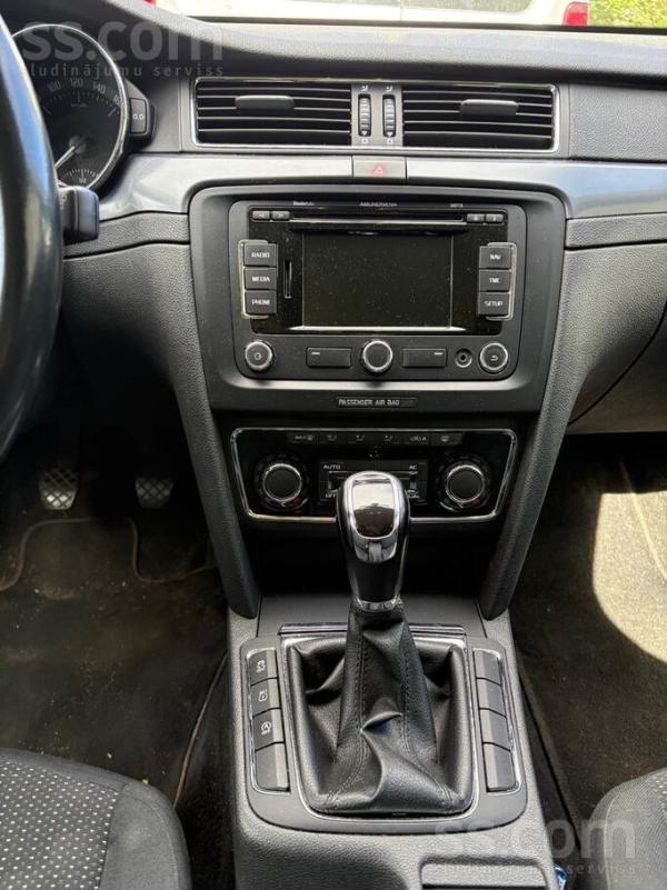 Pelēks Skoda SuperB 2012 Rīga, ar dzinēja tilpumu 1.60 L un nobraukumu 295 tūkst. km par 4500 €, foto 4 vietnē AUTOMOTO.COM.LV