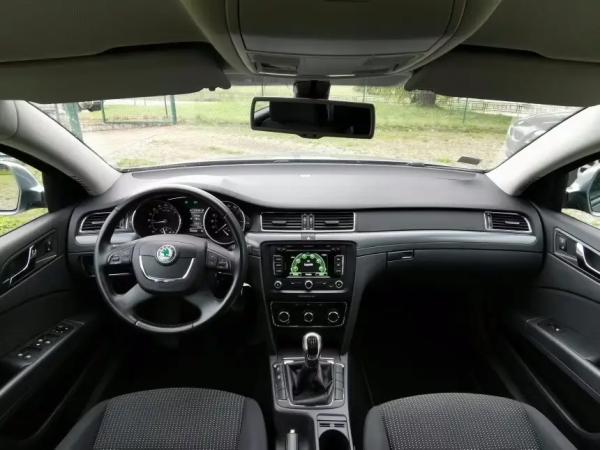 Grey Skoda SuperB 2012 in Kuldiga, with an engine capacity of 1.60 L and mileage of 256 thousand km for 6500 €, photo 5 on AUTOMOTO.COM.LV