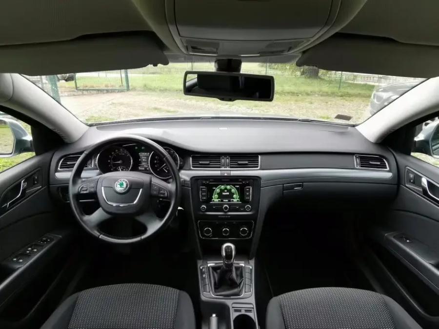 Grey Skoda SuperB 2012 in Kuldiga, with an engine capacity of 1.60 L and mileage of 256 thousand km for 6500 €, photo 6 on AUTOMOTO.COM.LV