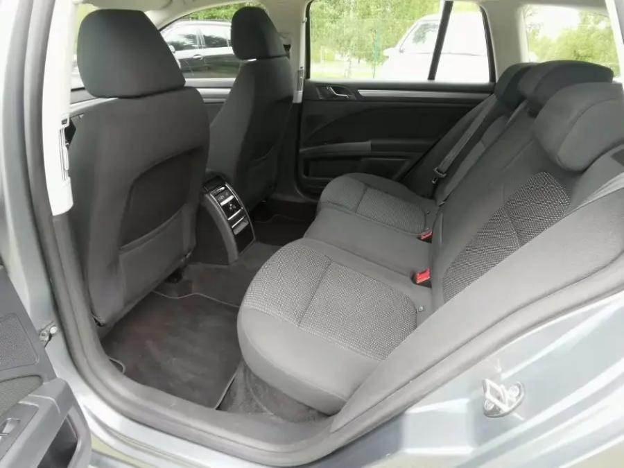 Grey Skoda SuperB 2012 in Kuldiga, with an engine capacity of 1.60 L and mileage of 256 thousand km for 6500 €, photo 7 on AUTOMOTO.COM.LV